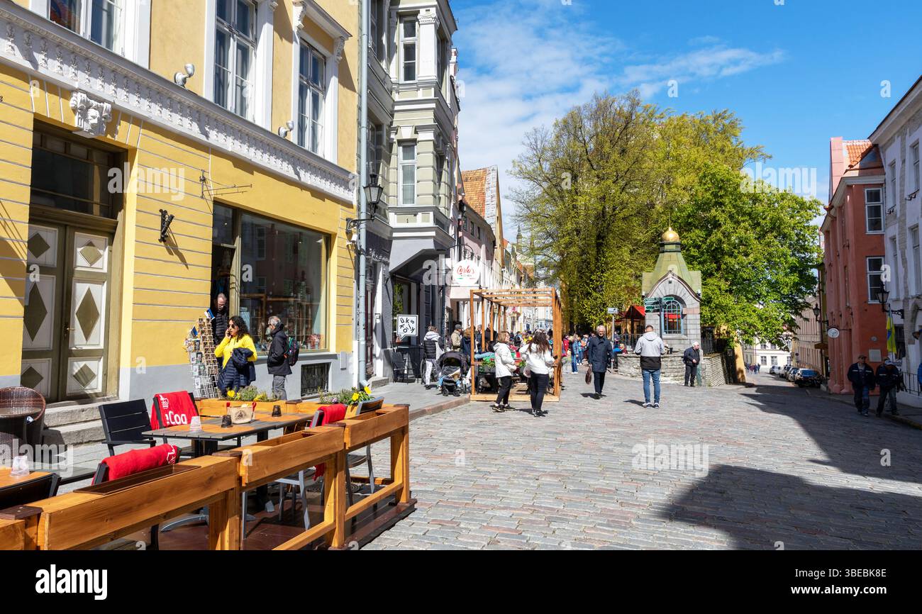 View cobbled streets medieval hi-res stock photography and images - Alamy