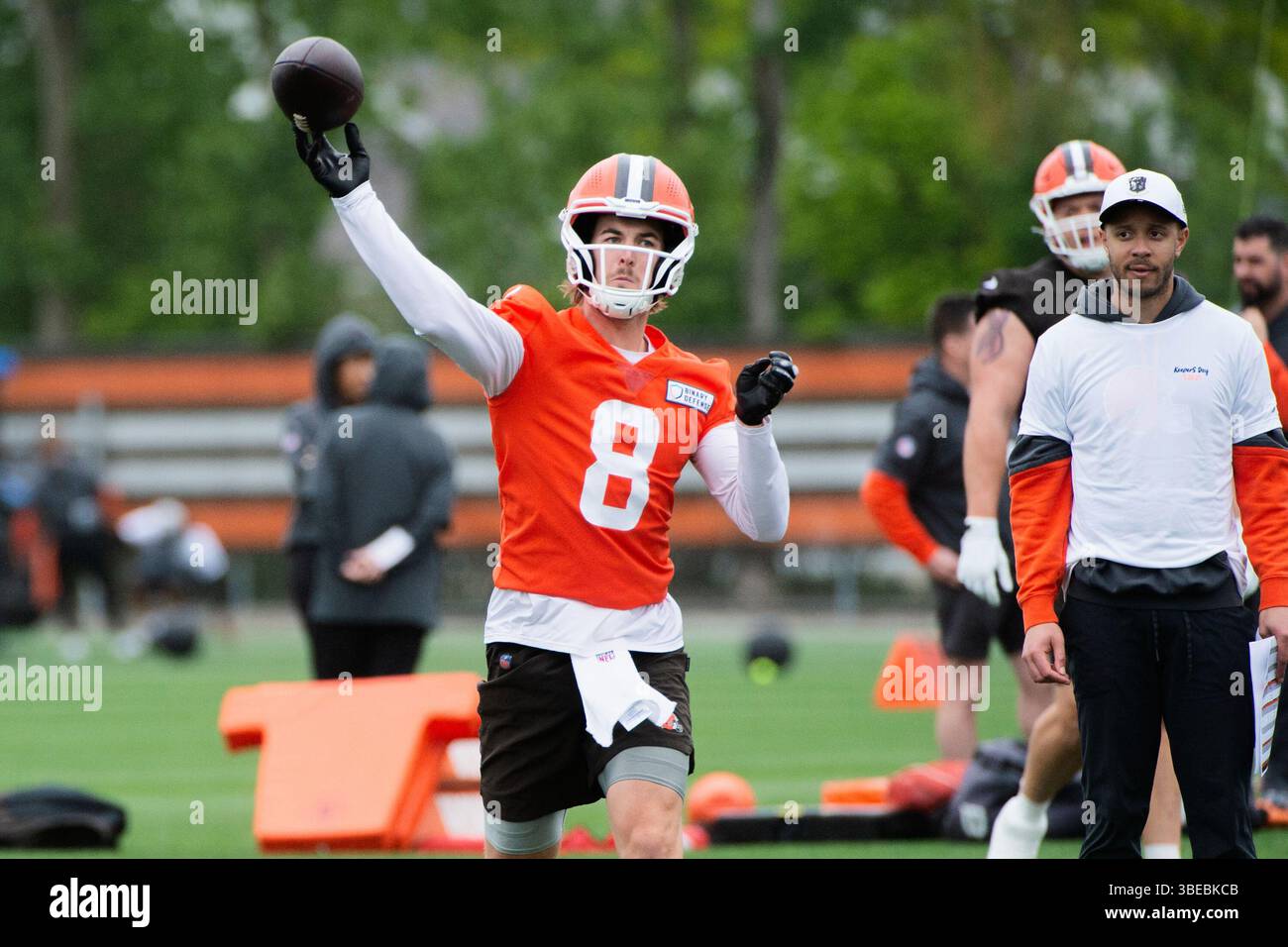 Cleveland Browns quarterback Kenny Pickett (8) throws as coaching ...