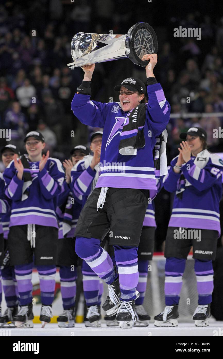 ST. PAUL, MN - MAY 26: Minnesota Frost forward Britta Curl-Salemme (77 ...