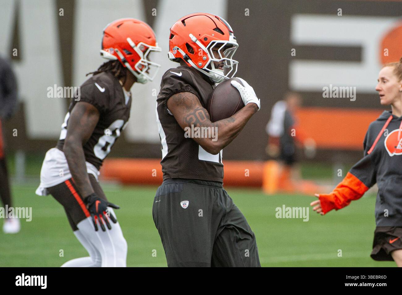Cleveland Browns' Pierre Strong runs back a pass during an NFL football ...