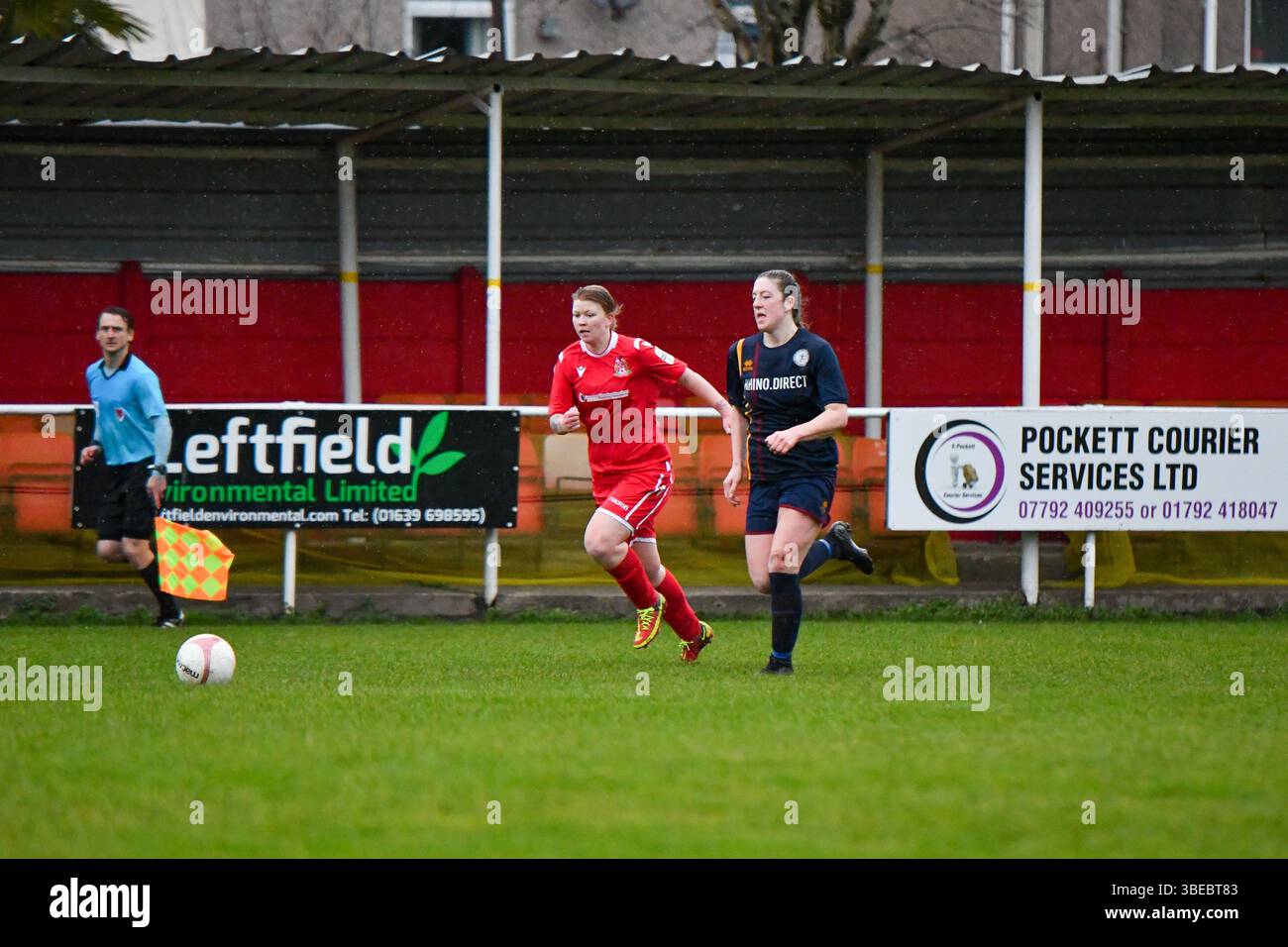 Possession football premier league hi-res stock photography and images ...