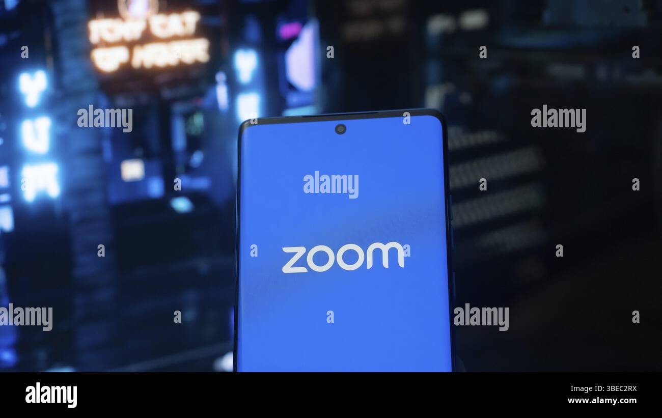 Dhaka, Bangladesh 02 May 2025: Smartphone showing Zoom Cloud Meetings app Stock Photo - Alamy