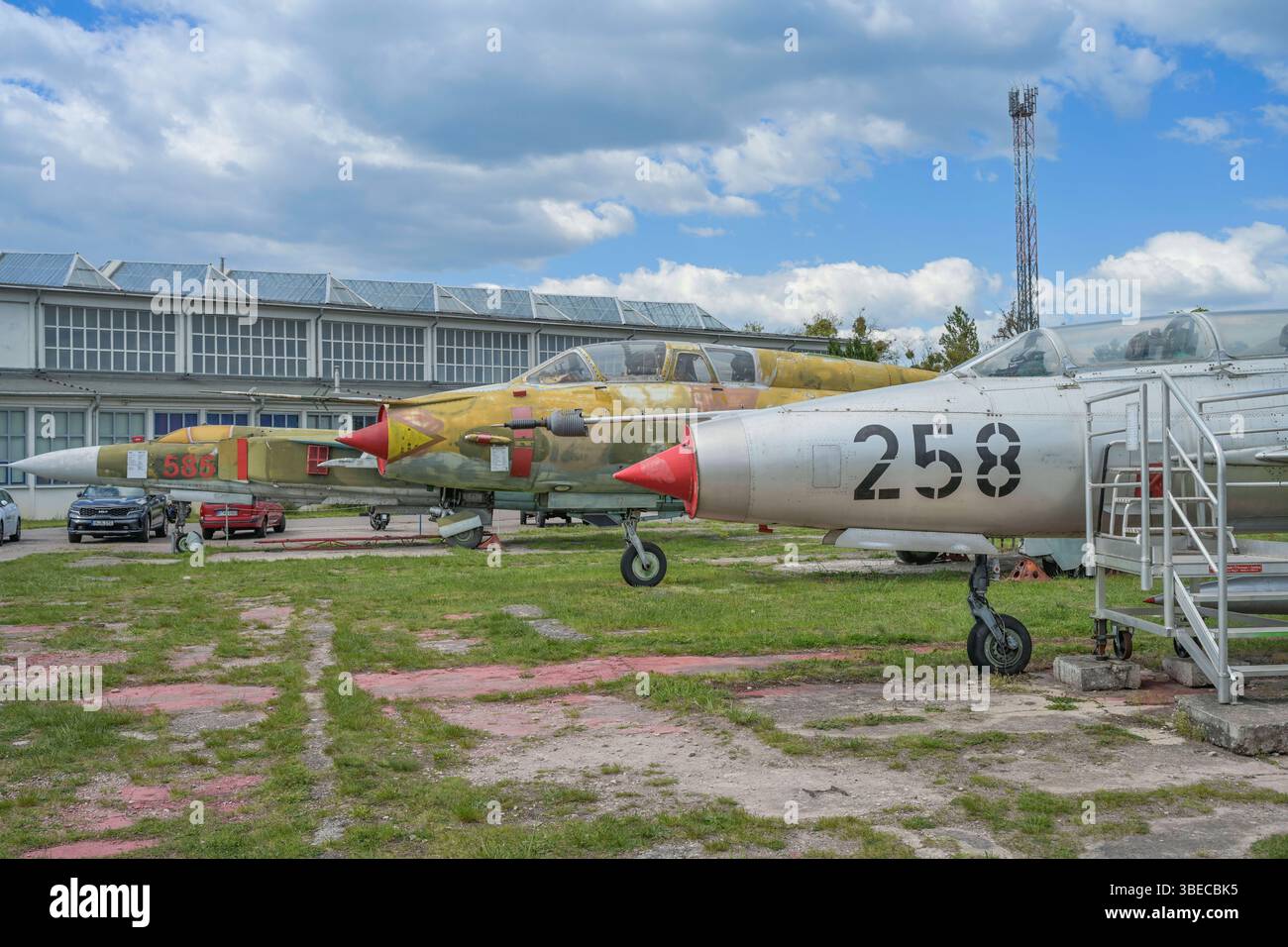 Alte russische Militärflugzeuge, Technikmuseum Hugo Junkers, Dessau ...