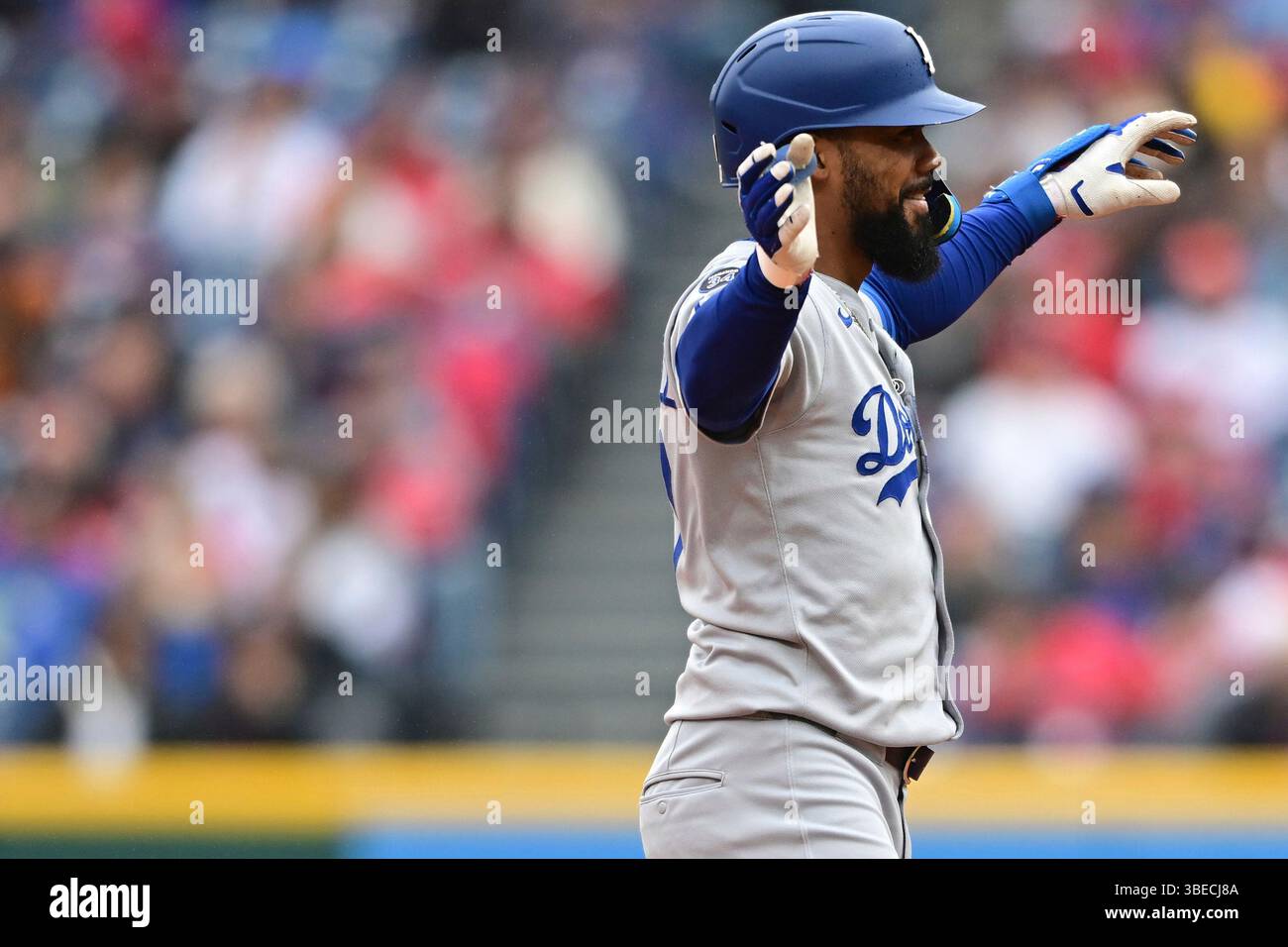 Los Angeles Dodgers' Teoscar Hernandez celebrates after hitting a ...