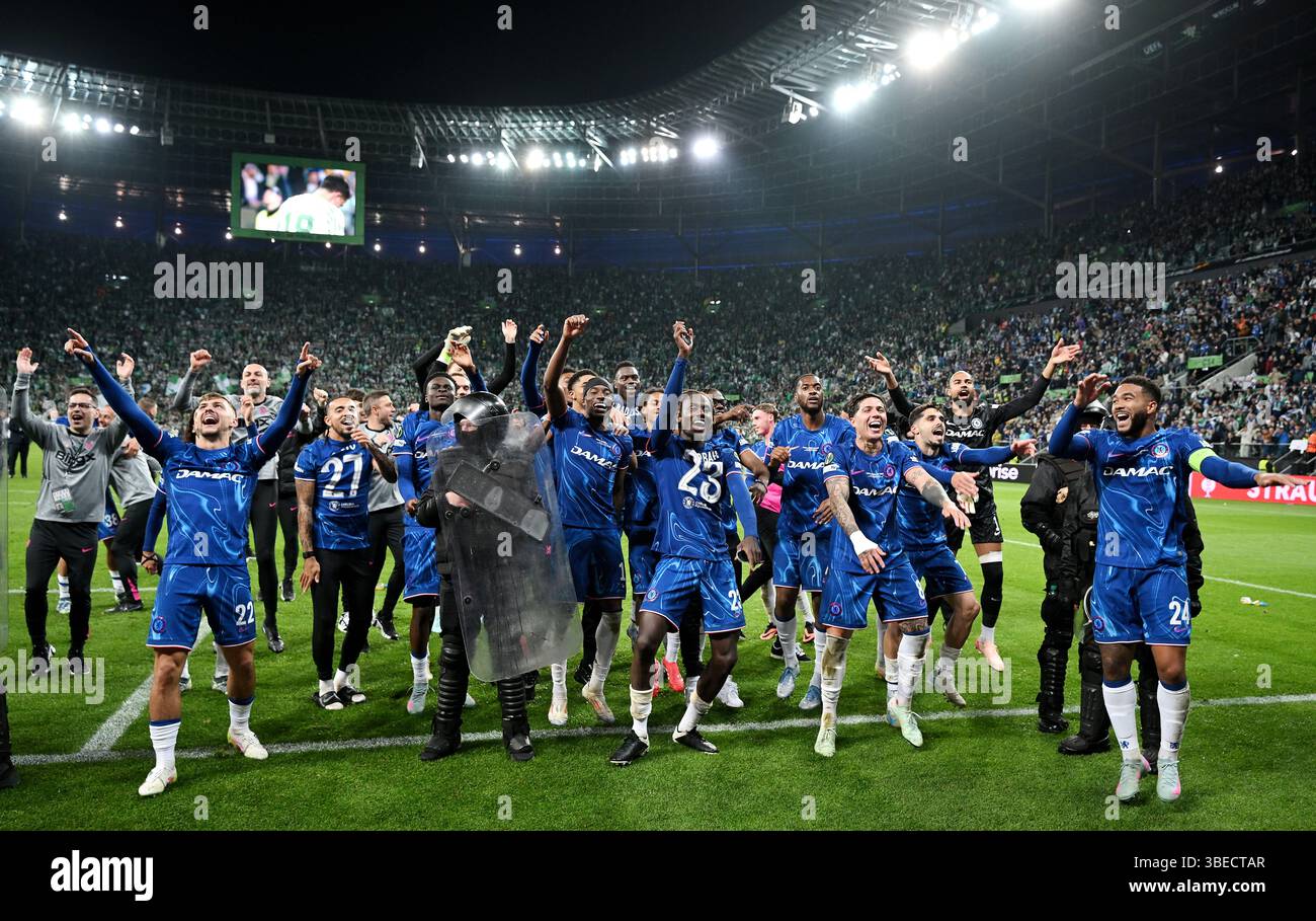Chelsea players celebrate after winning the UEFA Conference League ...