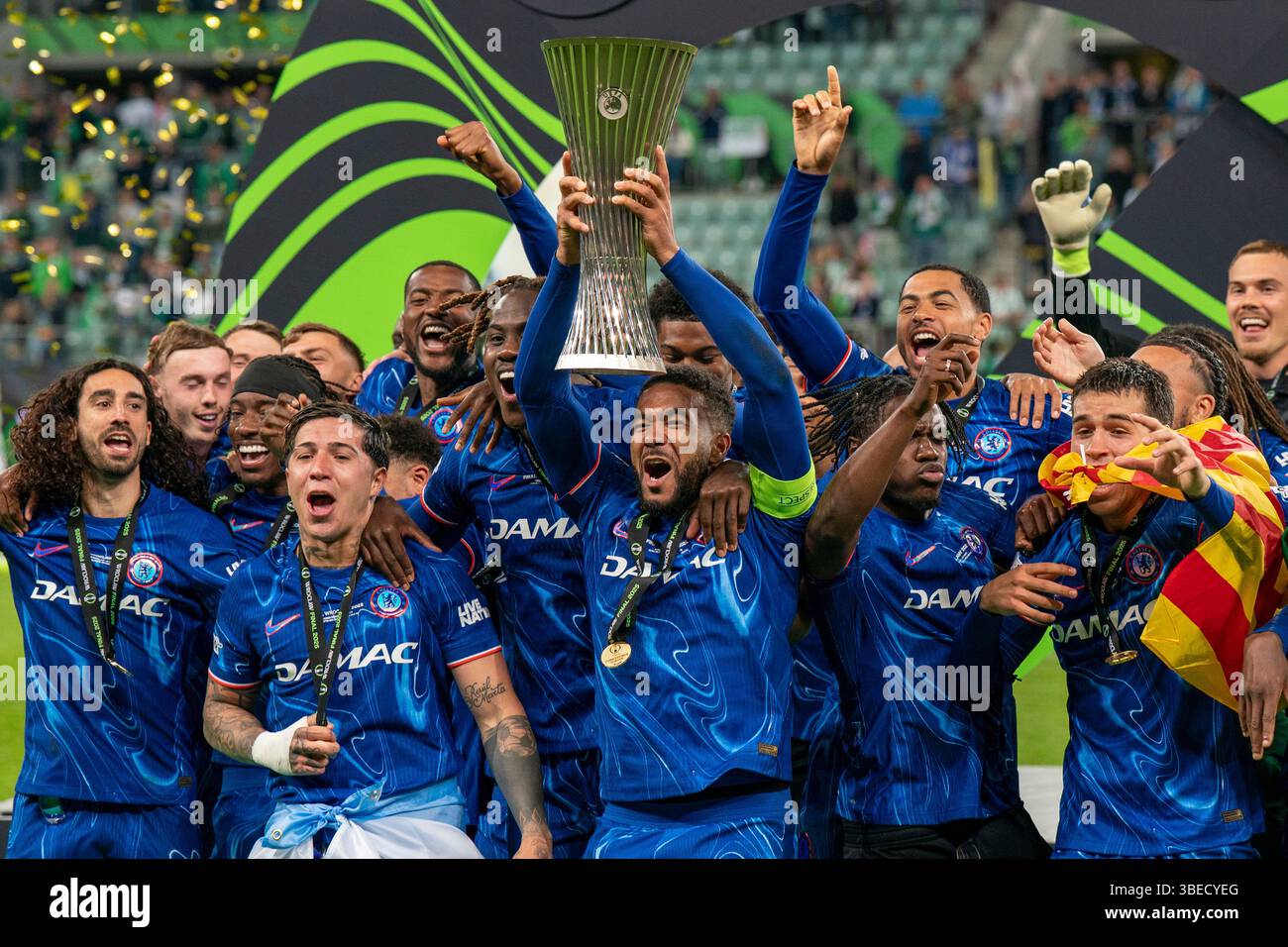Wroclaw, Poland. 28th May, 2025. Chelsea FC celebrate winning the UEFA ...
