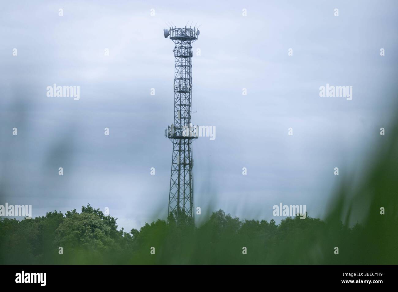 Funkmast am 27.05.2025 in Recklinghausen *** Radio mast on 27 05 2025 ...
