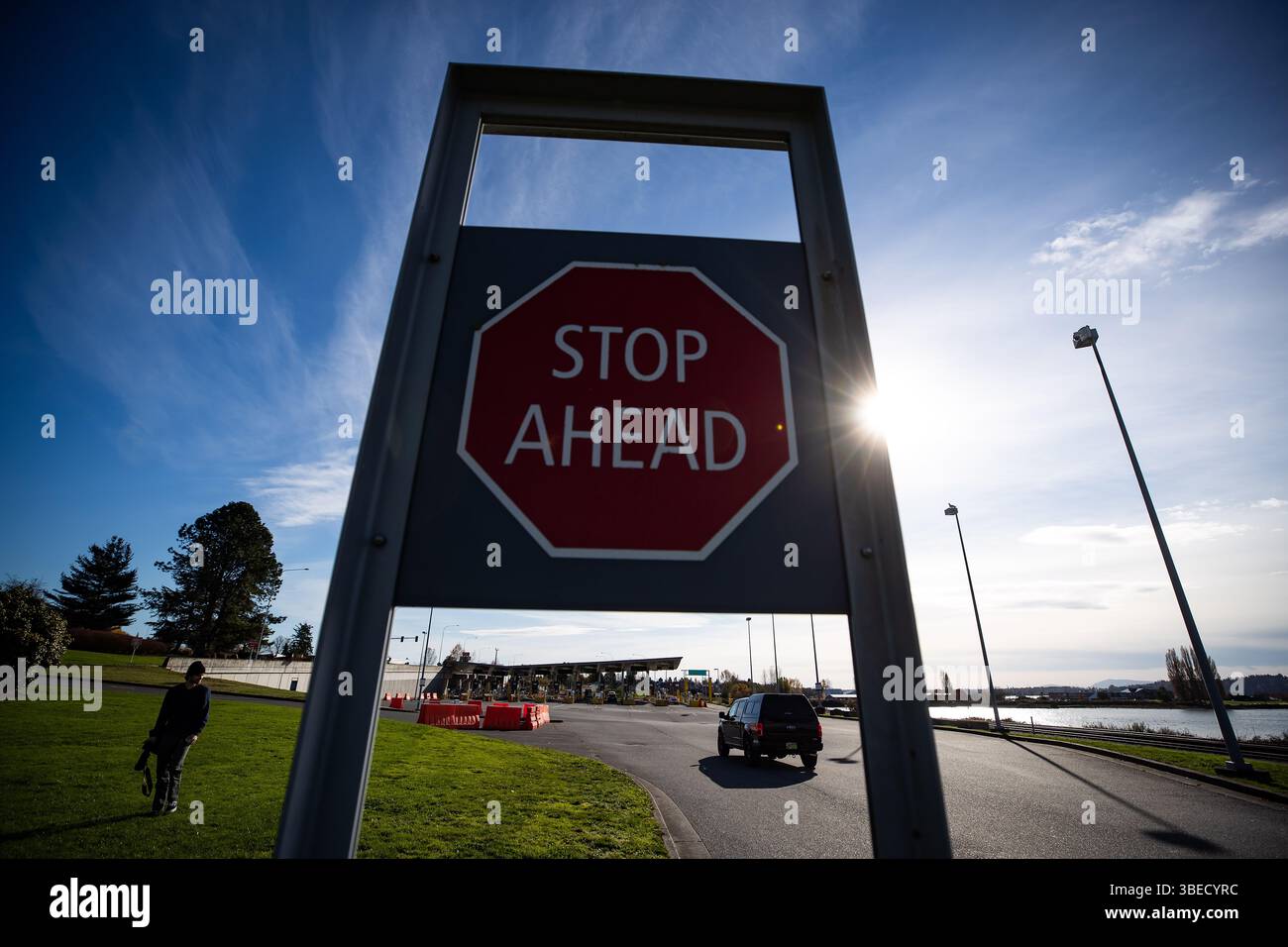 Surrey, Canada. 08th Nov, 2021. A motorist drives towards U.S. Customs ...