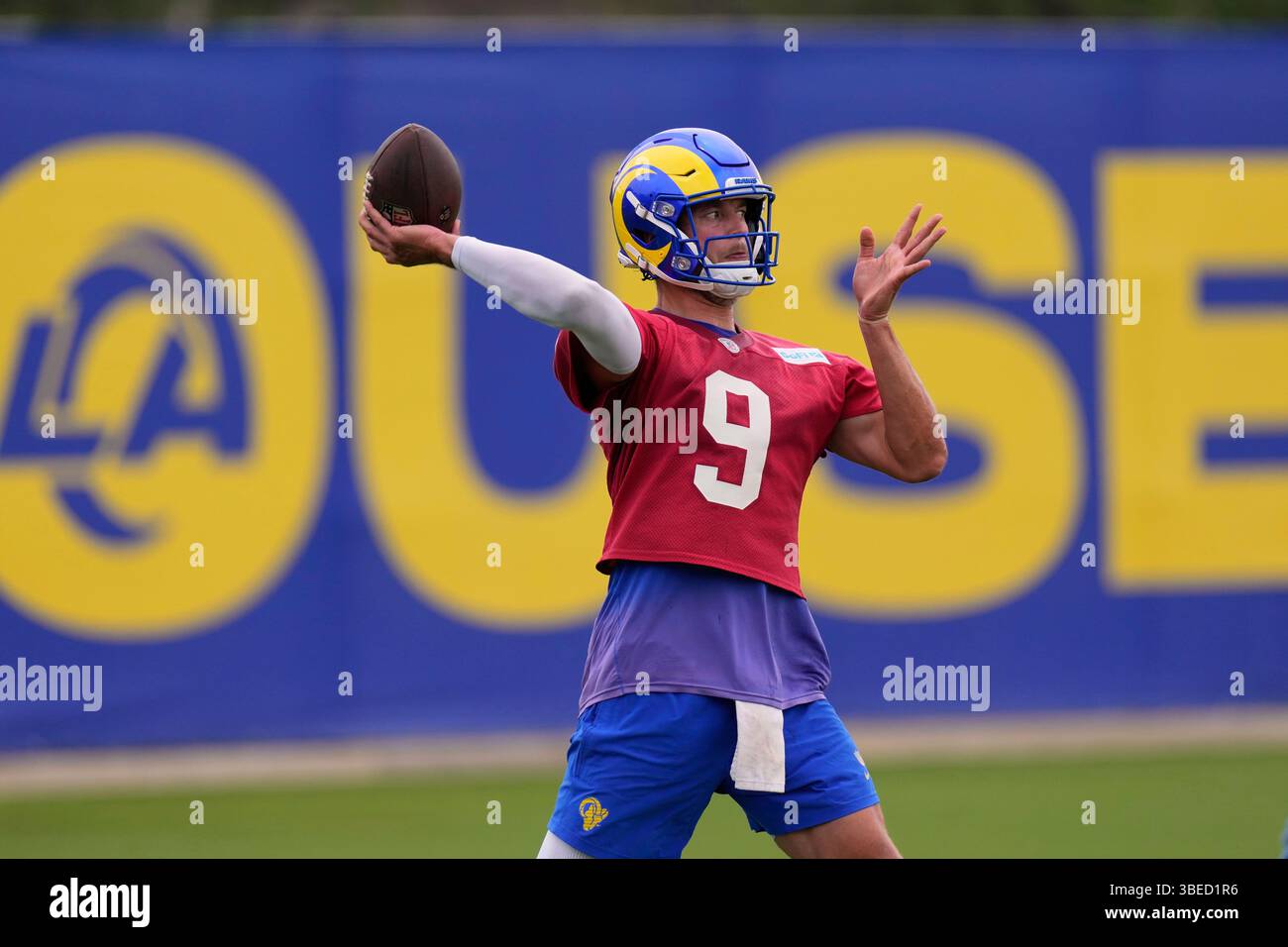 Los Angeles Rams quarterback Matthew Stafford passes during the NFL ...