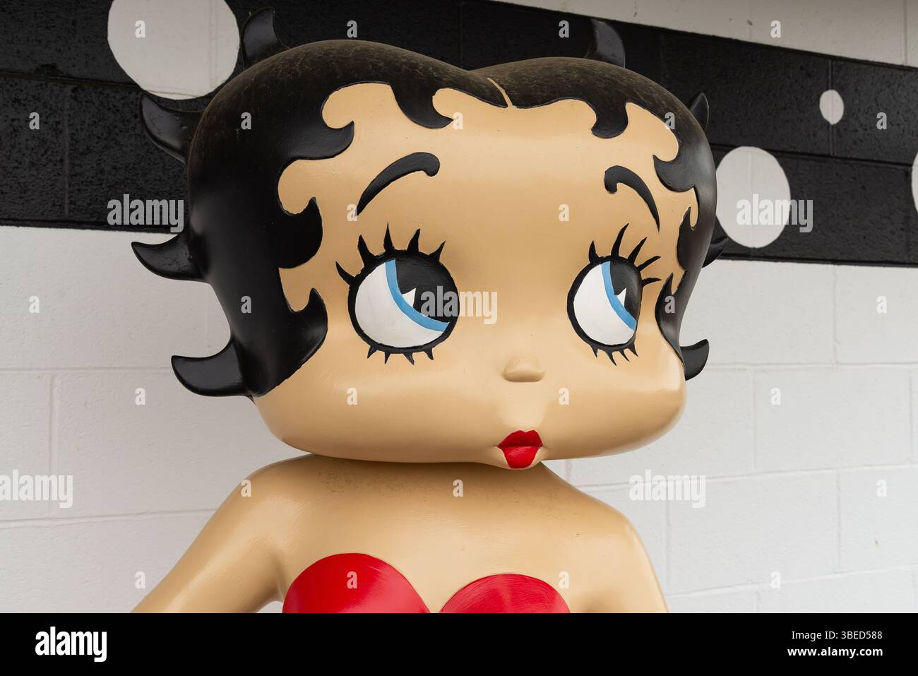 Offbeat elvis statue hi-res stock photography and images - Alamy