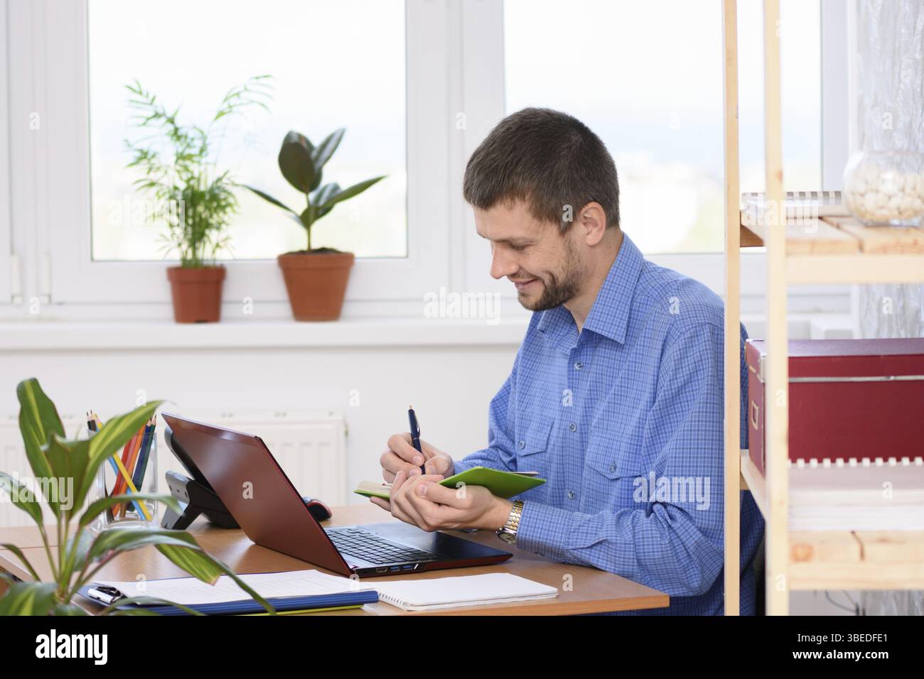 Employee expertise hi-res stock photography and images - Alamy