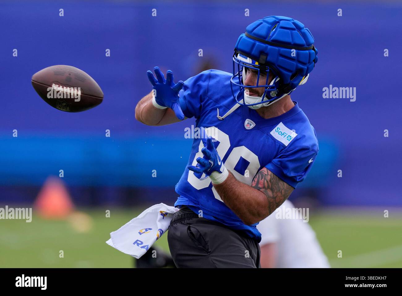 Los Angeles Rams tight end Tyler Higbee catches a pass during the NFL ...