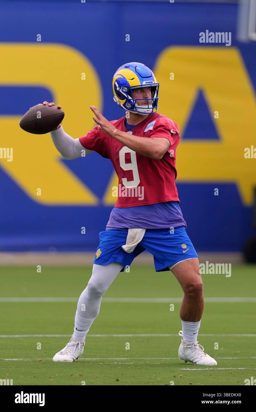 Los Angeles Rams quarterback Matthew Stafford passes during the NFL ...