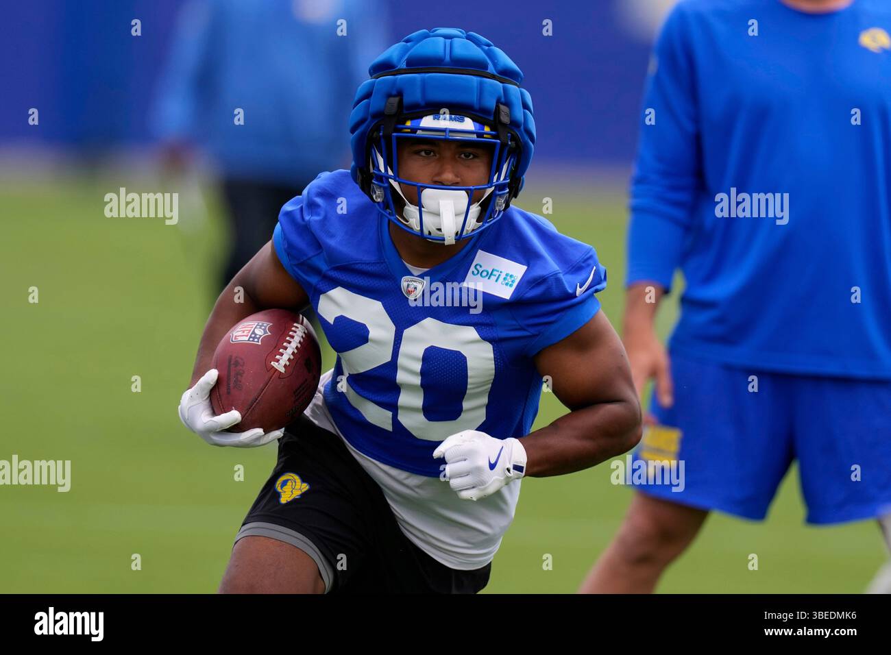Los Angeles Rams running back Ronnie Rivers runs a drill during the NFL ...