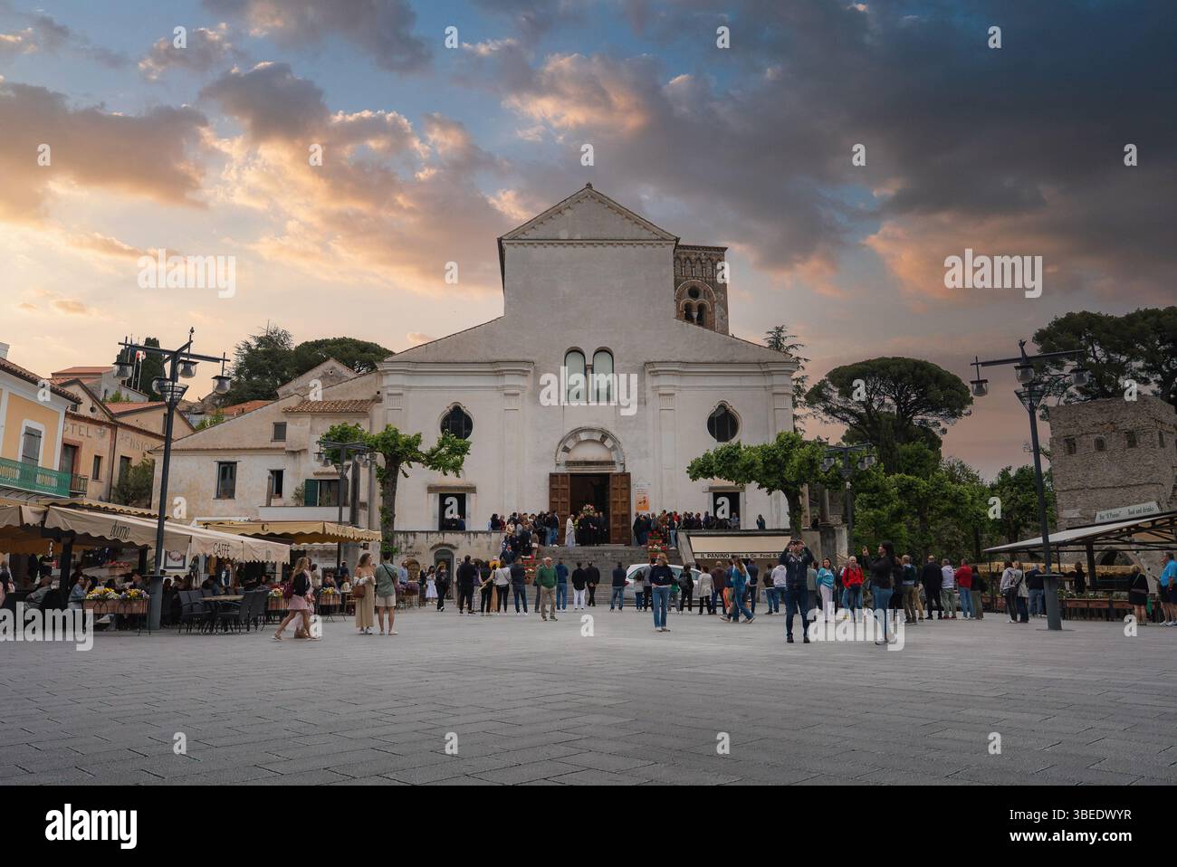 Piazza del Duomo and Ravello Cathedral at Sunset in Ravello, Italy ...