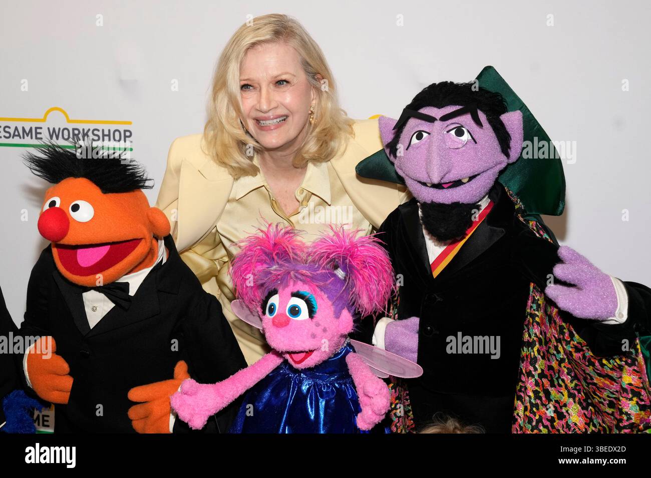 Diane Sawyer poses with Sesame Street Muppets at the Sesame Workshop ...