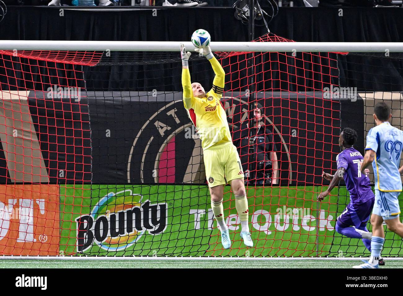 ATLANTA, GA – MAY 28: Brad Guzan #1 of Atlanta makes a save during the ...