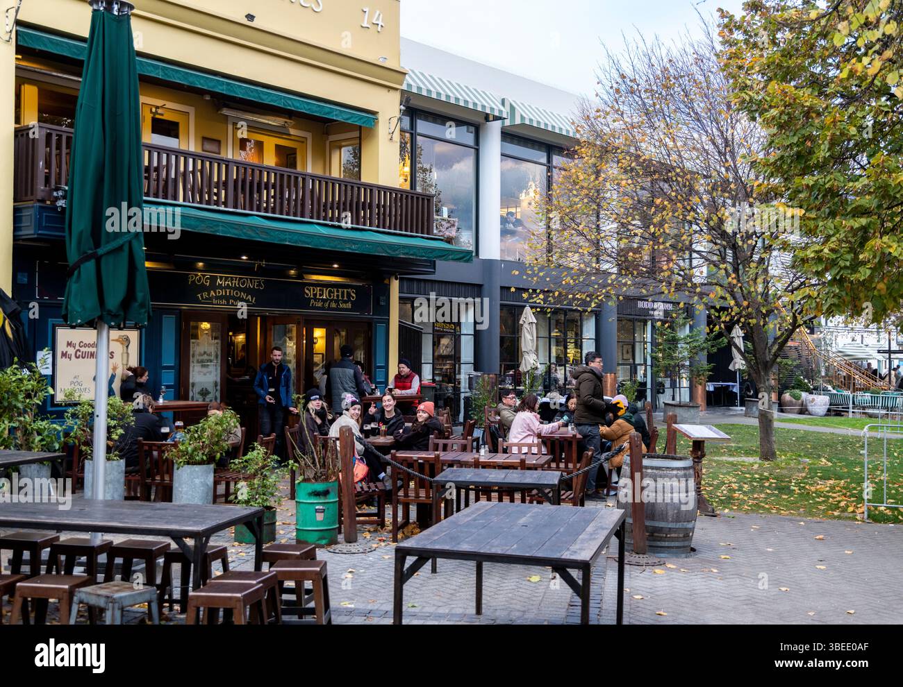 Queenstown town centre, Otago, South Island, New Zealand, Pog Mahones ...