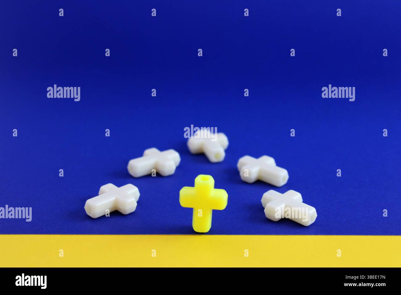 Cross of guide hi-res stock photography and images - Alamy