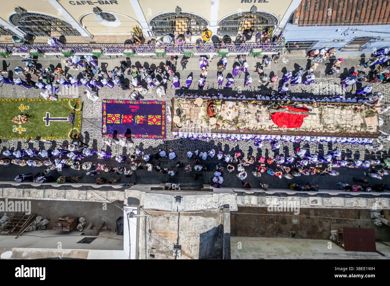 Semana Santa en la Antigua Guatemala y sus alfombras coloridas Holy ...