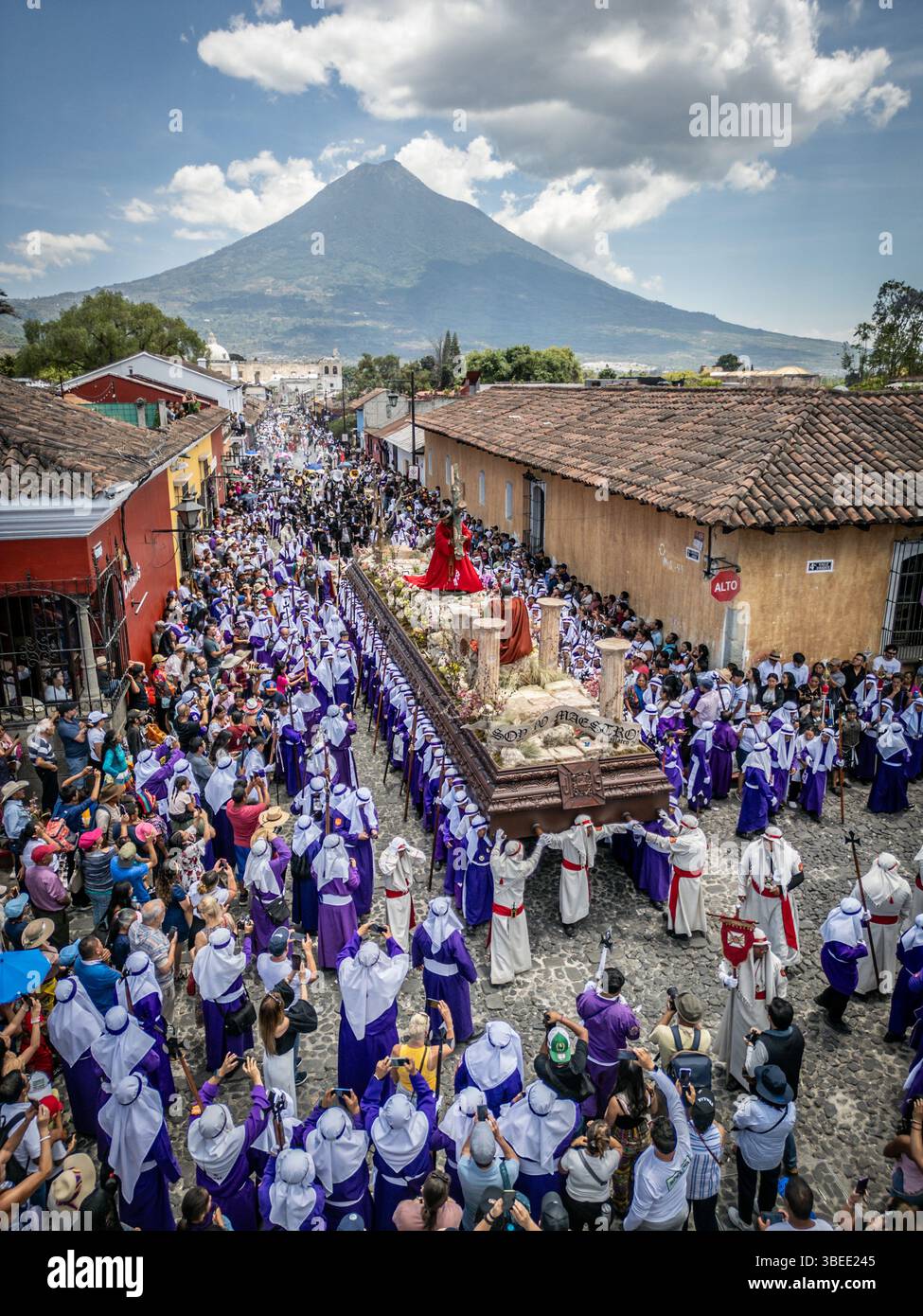 Semana Santa en la Antigua Guatemala Holy Week celebrations in Antigua ...