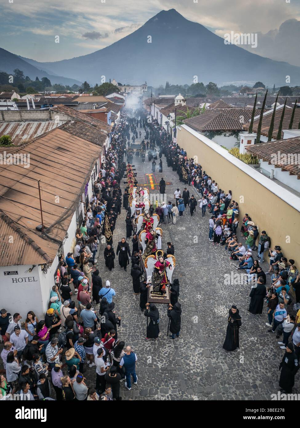 Semana Santa en la Antigua Guatemala Holy Week celebrations in Antigua ...