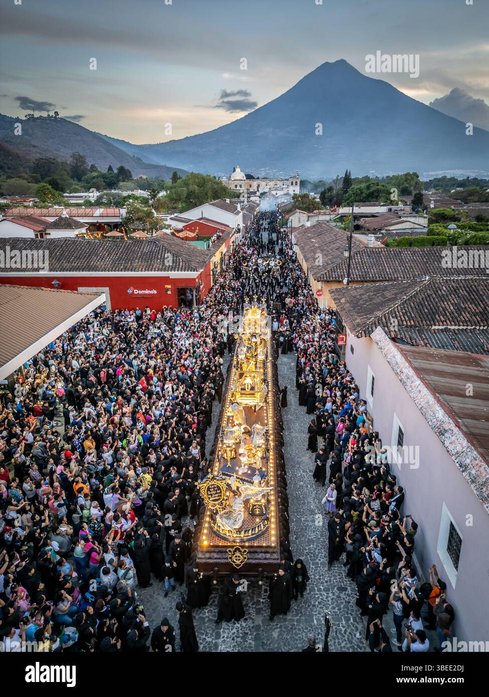Semana Santa en la Antigua Guatemala Holy Week celebrations in Antigua ...