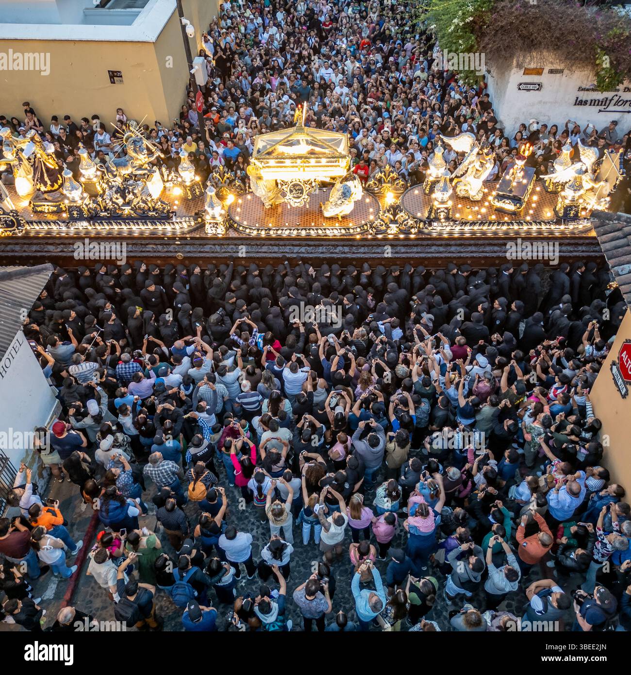 Semana Santa en la Antigua Guatemala Holy Week celebrations in Antigua ...