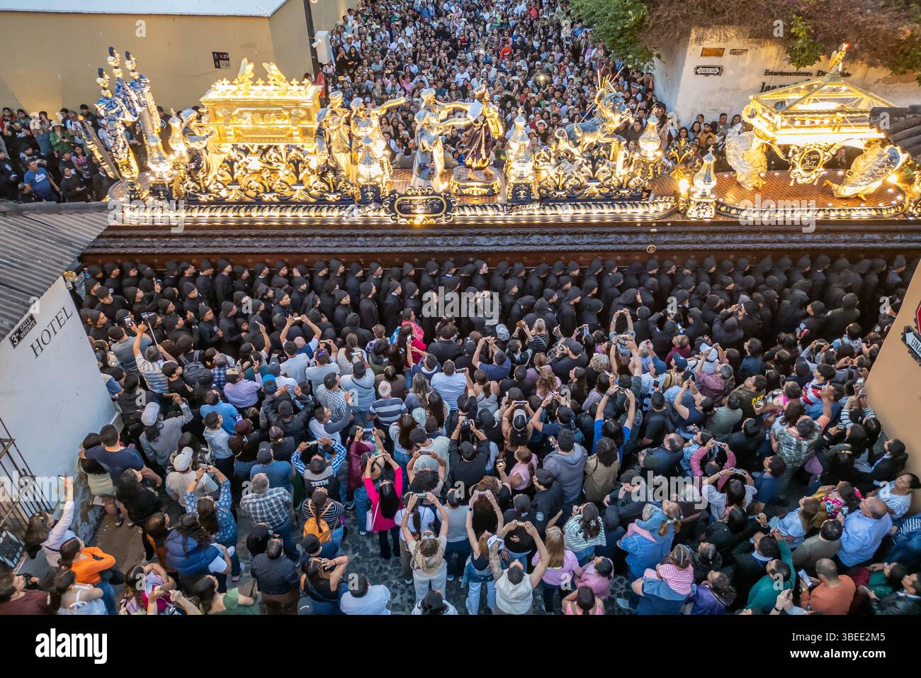 Semana Santa en la Antigua Guatemala Holy Week celebrations in Antigua ...