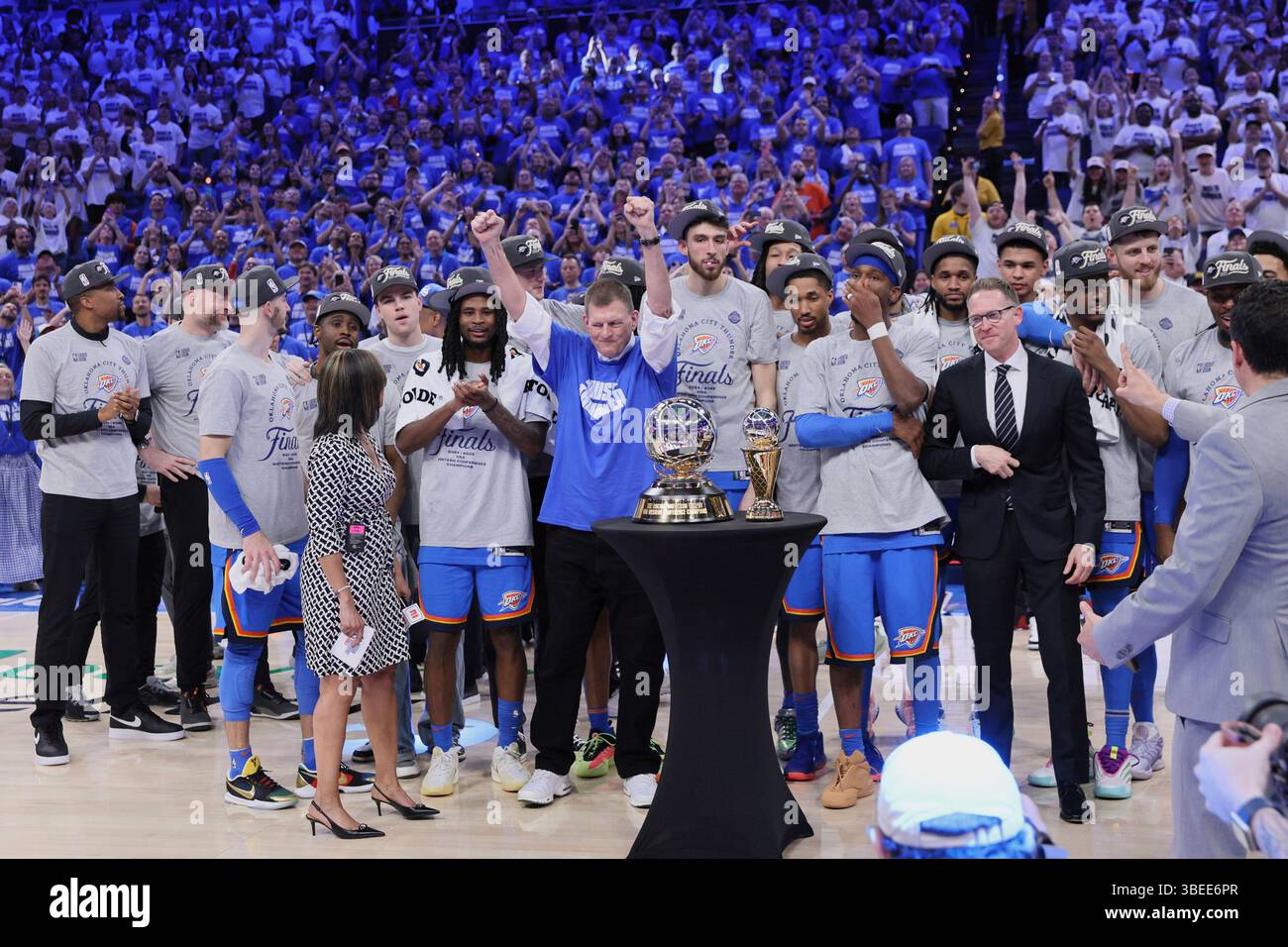 Oklahoma City Thunder players and coaches celebrate after Game 5 of the ...