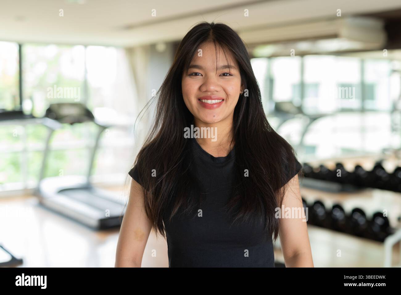 Portrait slim fitness woman hi-res stock photography and images - Alamy