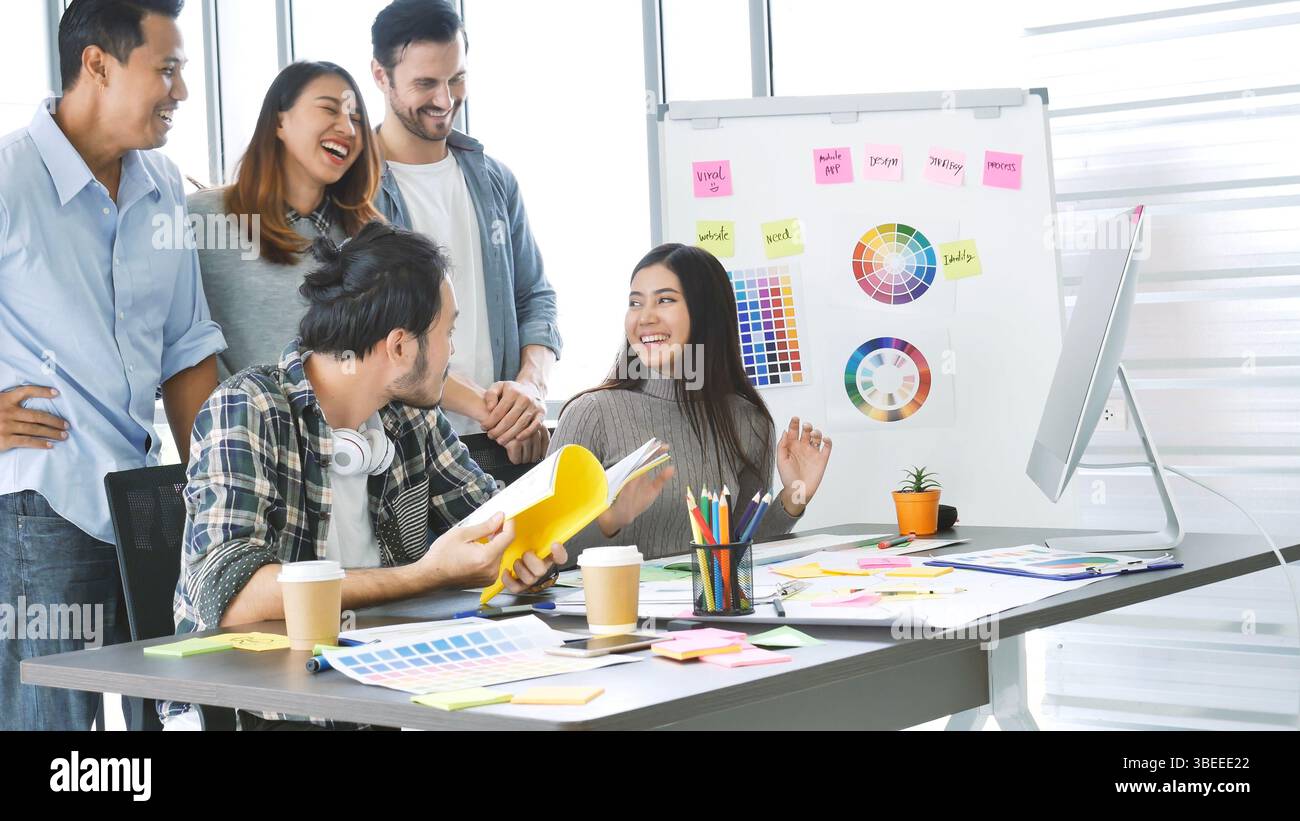 Diversity multiethnic team group of business people Present meeting ...