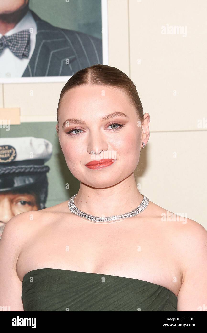 Mia Threapleton at arrivals for THE PHOENICIAN SCHEME Premiere, Jazz At Lincoln Center, New York ...