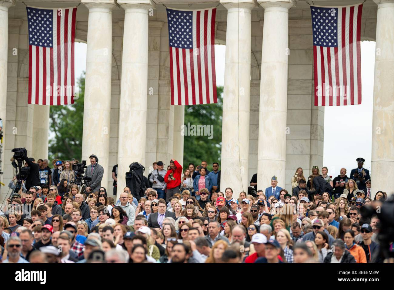 Scenes during the Memorial Day ceremony at Arlington National Cemetery ...