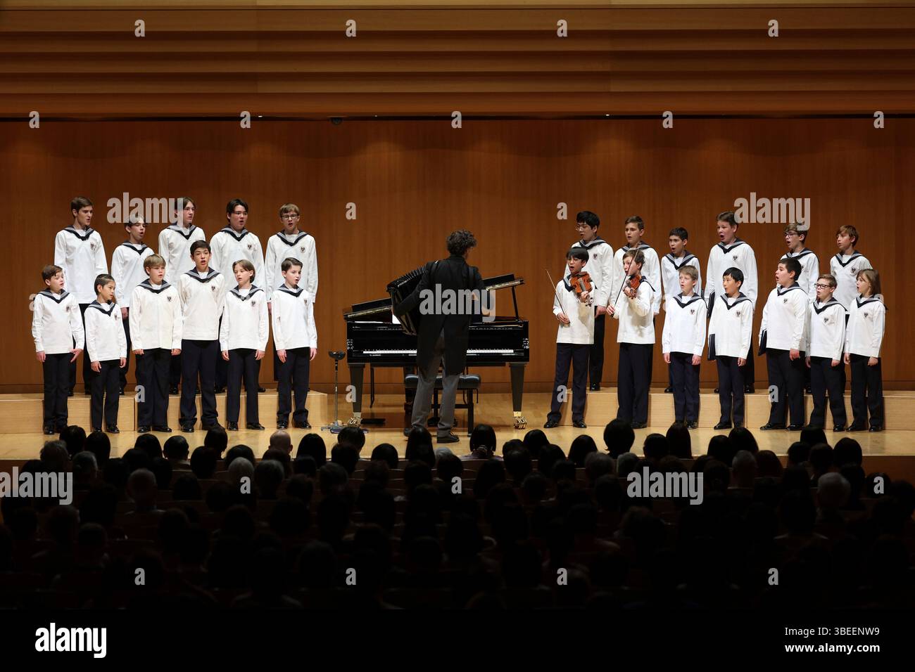 Vienna Boys' Choir members are perfoming in front of Japanese Emperor ...
