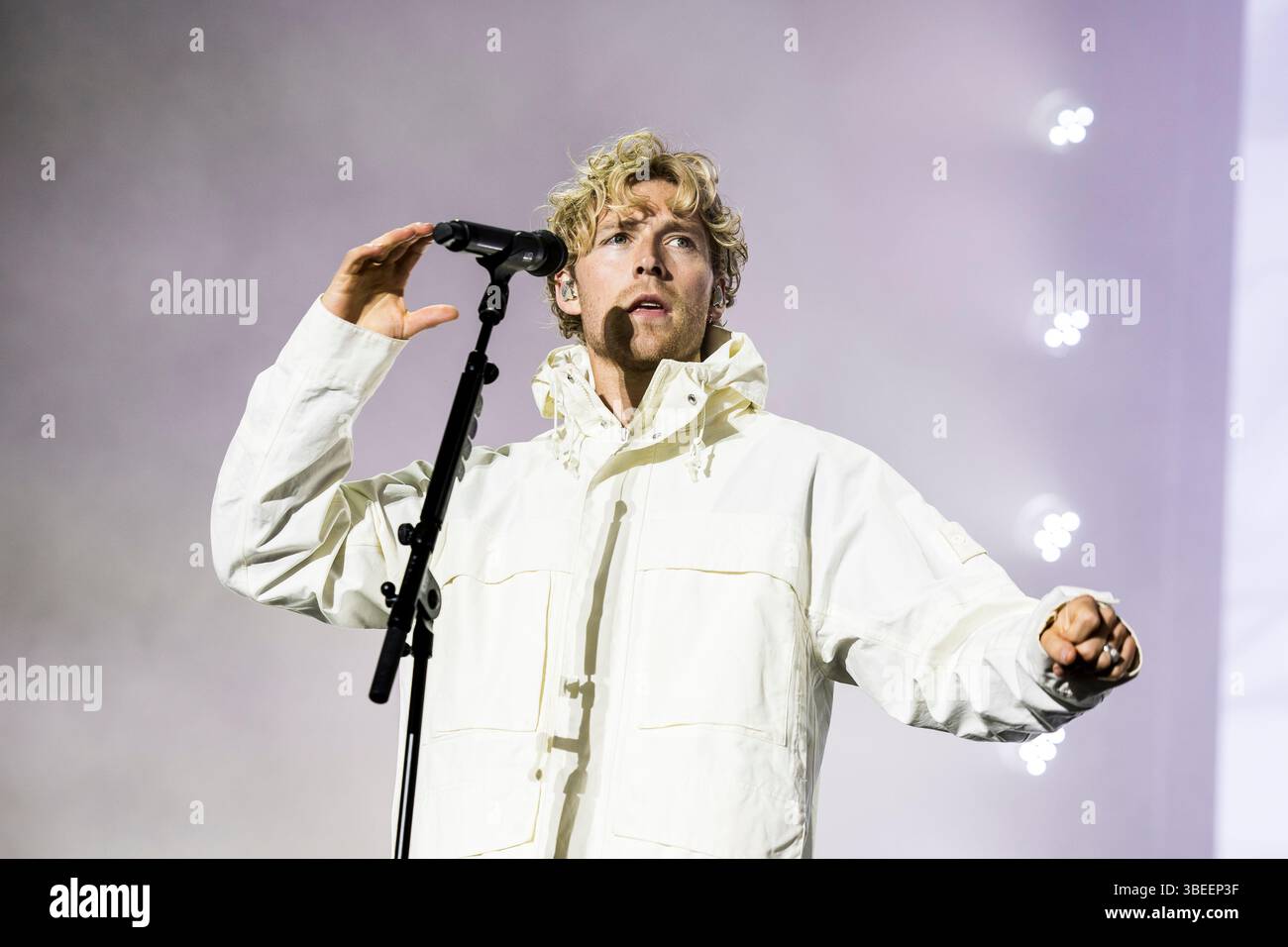 Jelling, Denmark. 28th May, 2025. The Danish pop singer and songwriter ...