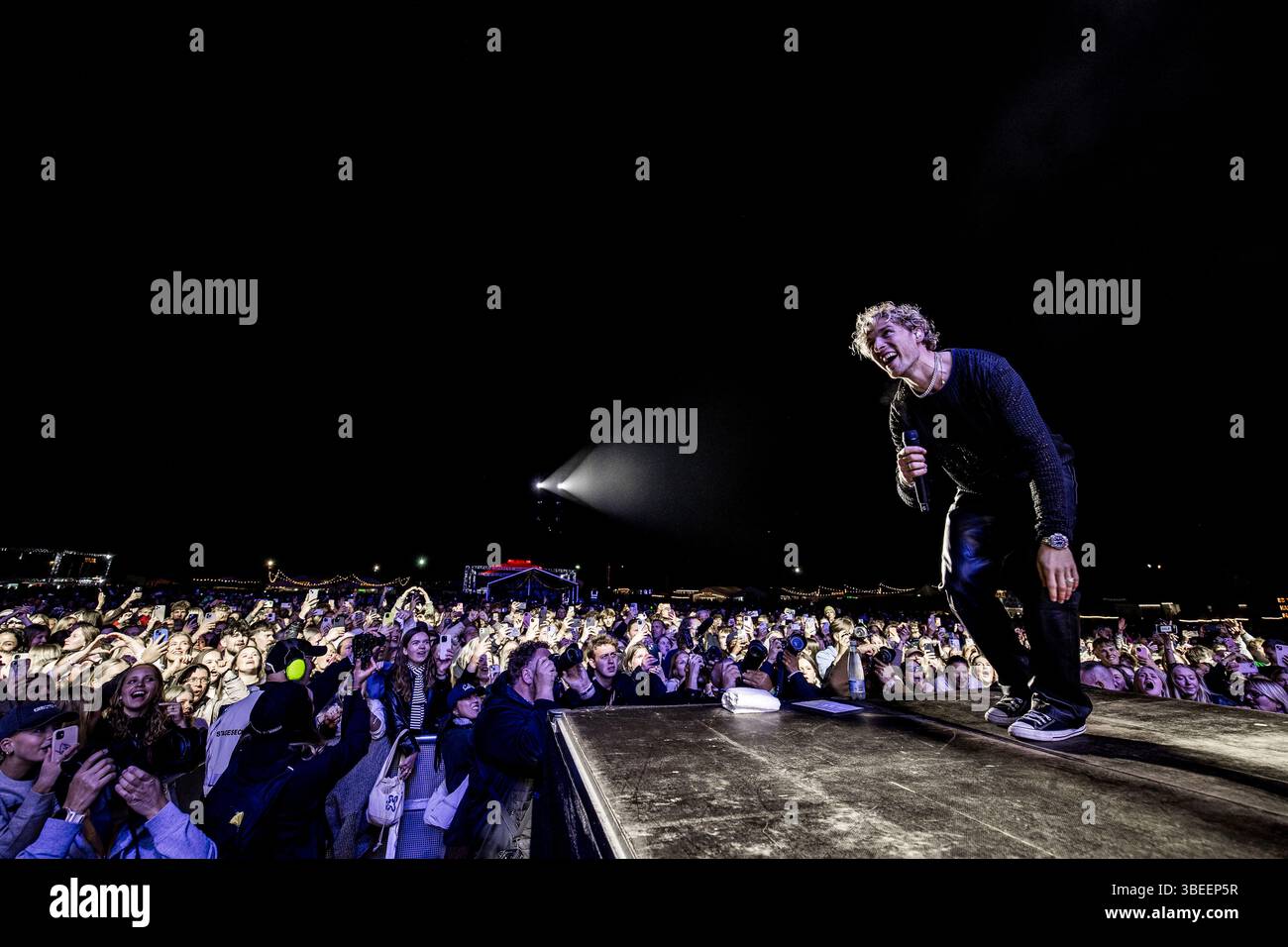Jelling, Denmark. 28th May, 2025. The Danish pop singer and songwriter ...