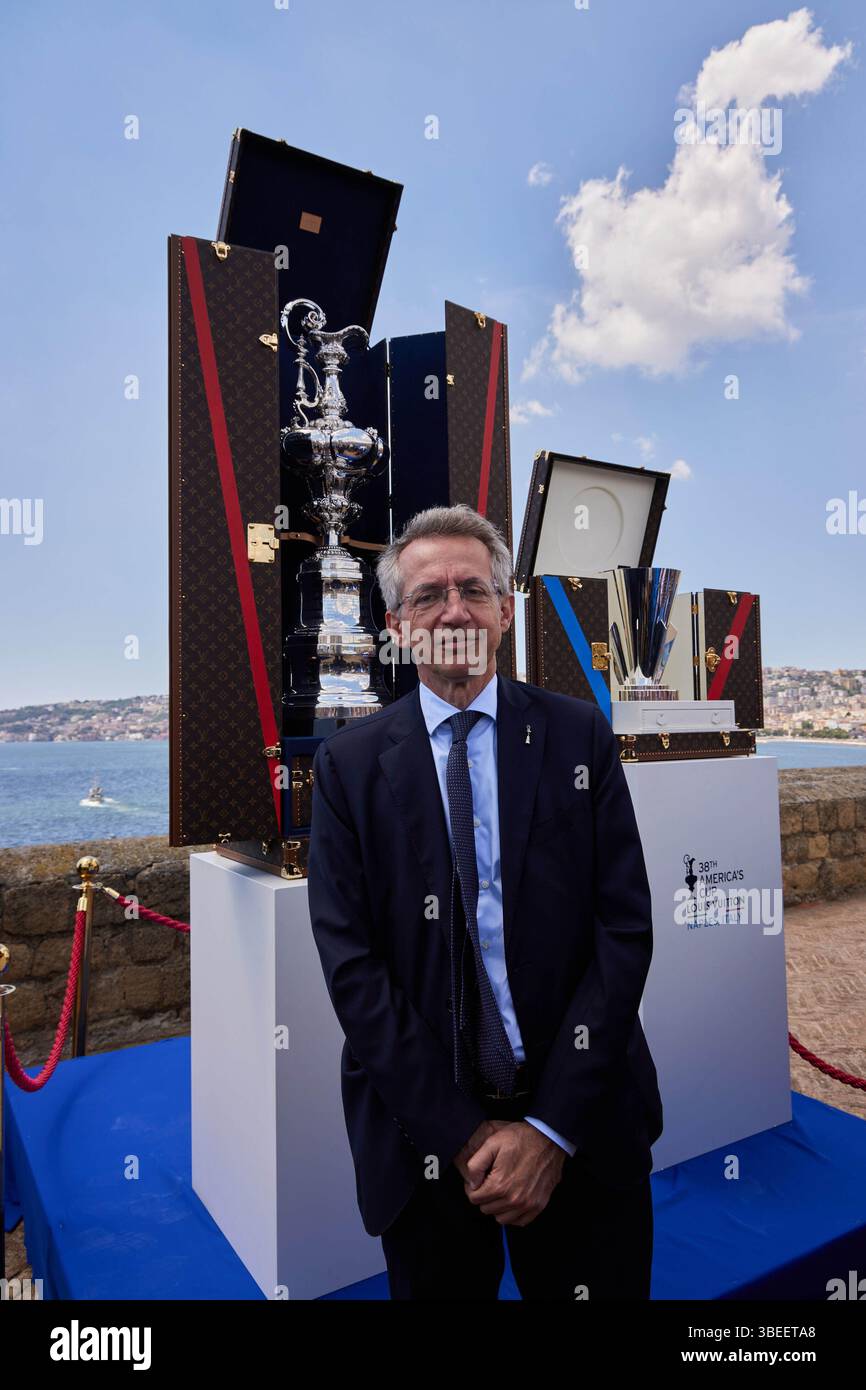 Gaetano Manfredi, Mayor of Naples, poses with The America's Cup and ...