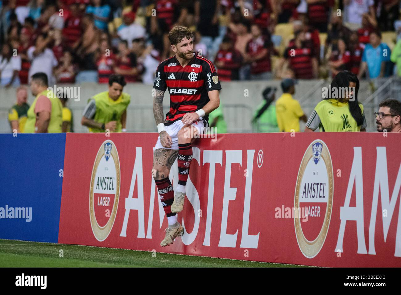 Rio de Janeiro, Brazil - MAY 28: Leo Pereira of Flamengo takes a break ...