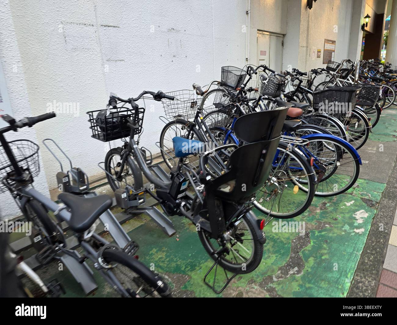 Electric bicycles stand hi-res stock photography and images - Alamy