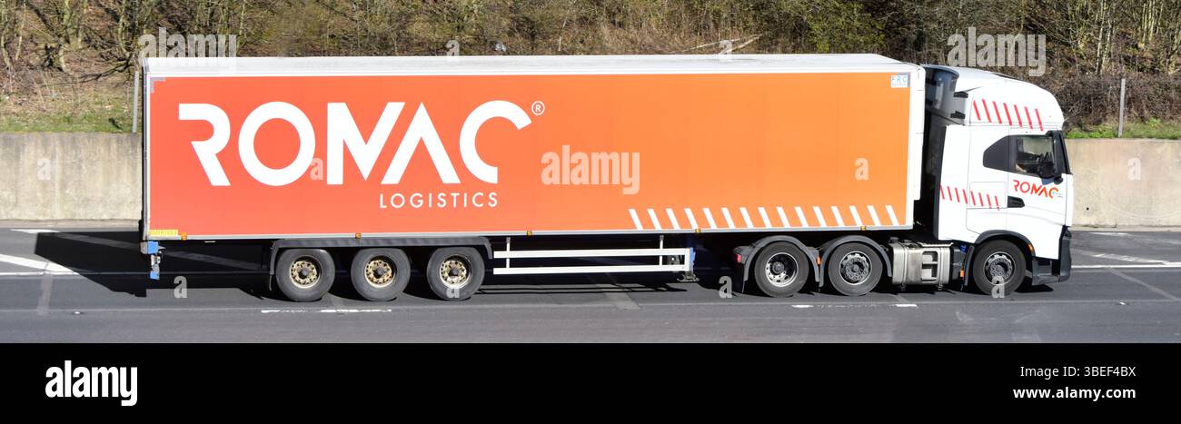 A third party logistics specialist hi-res stock photography and images ...