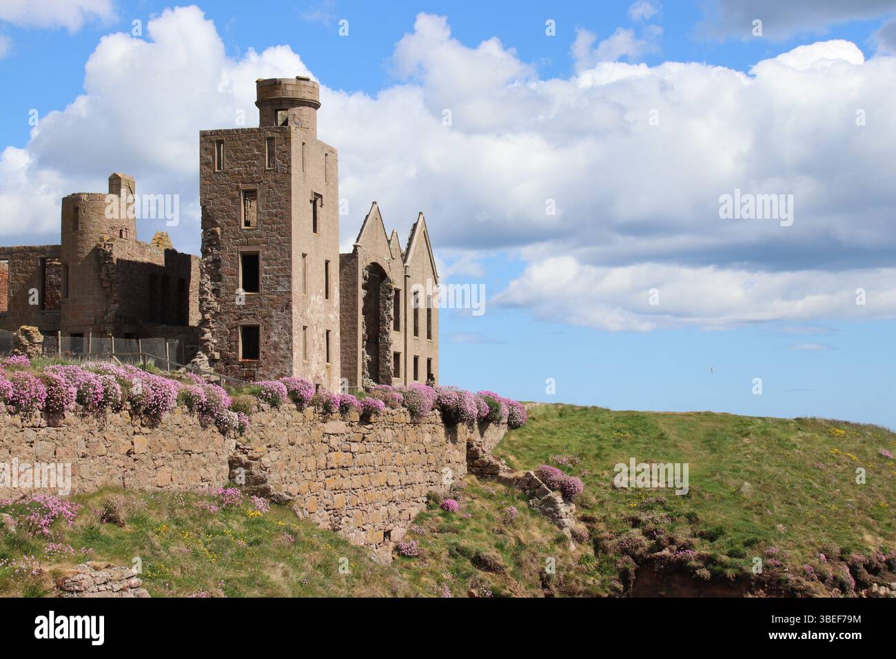 Slains castle stood in for castle may in season 1 hi-res stock ...