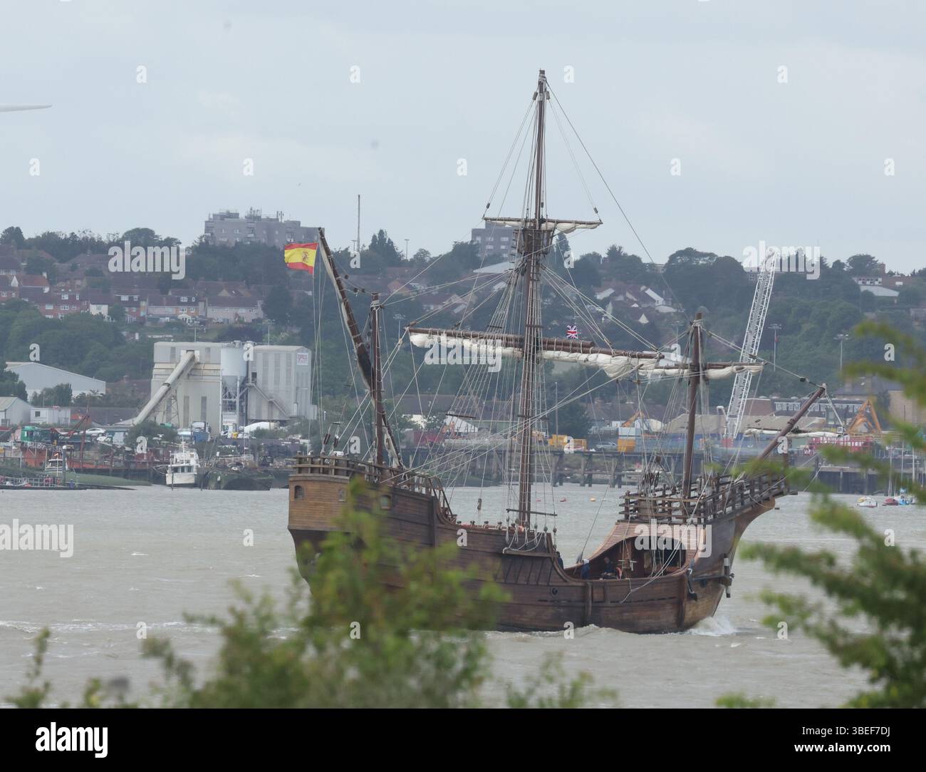 replica of Christopher Columbus' Santa Maria ship going up the River ...
