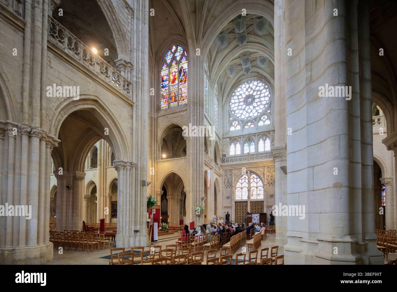 Kathedrale Notre-Dame im Stil der Gotik, Senlis, Departement Oise ...