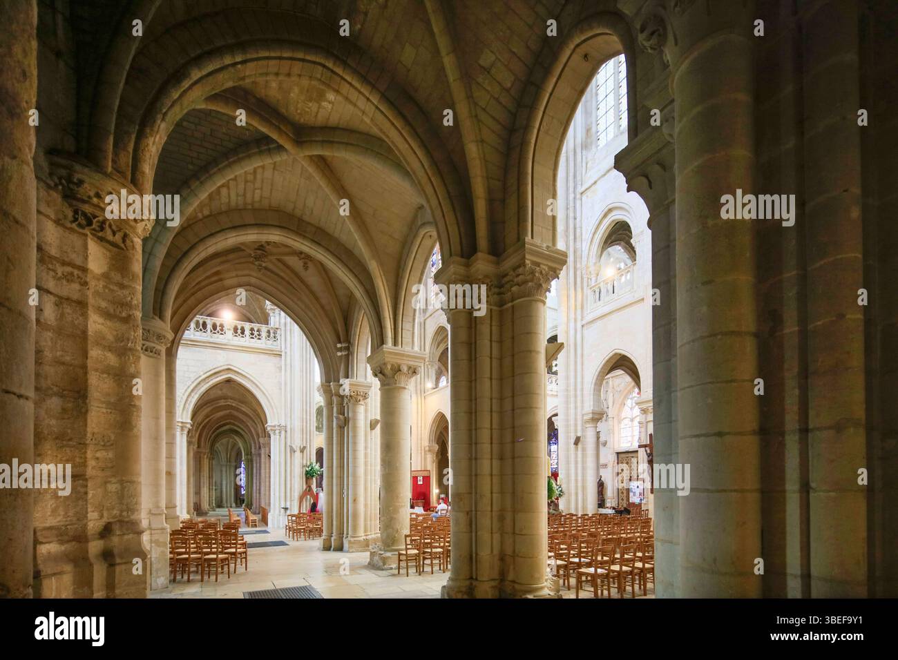 Kathedrale Notre-Dame im Stil der Gotik, Senlis, Departement Oise ...