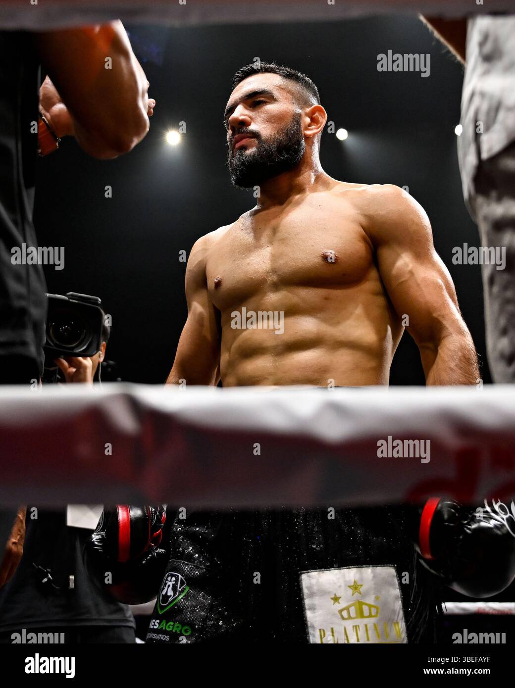 Eduardo Nunez of Mexico before the vacant IBF World super featherweight ...