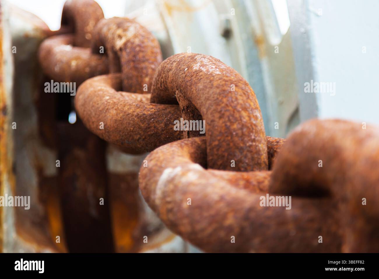 Ship rusty anchor chain on a winch Stock Photo - Alamy