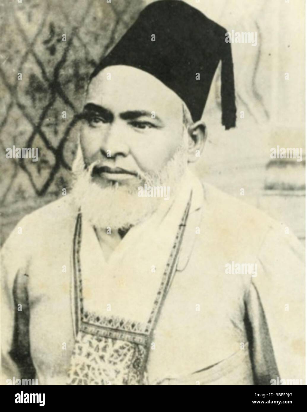 The image of Sayyid Mumtaz Ali, as published in the Farhang-e-Asifia in ...