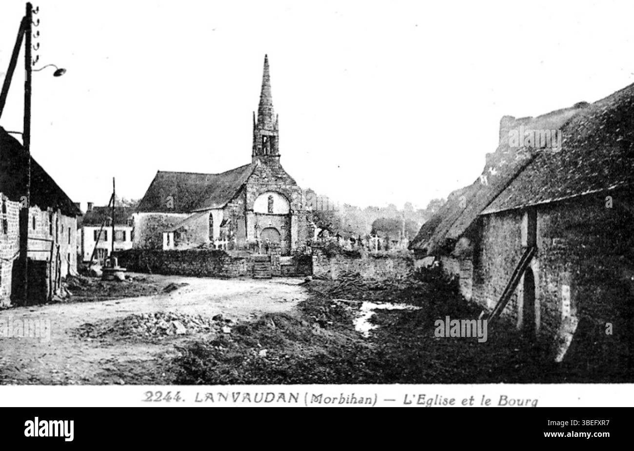 This early 20th-century postcard shows Lanvaudan's church and village ...
