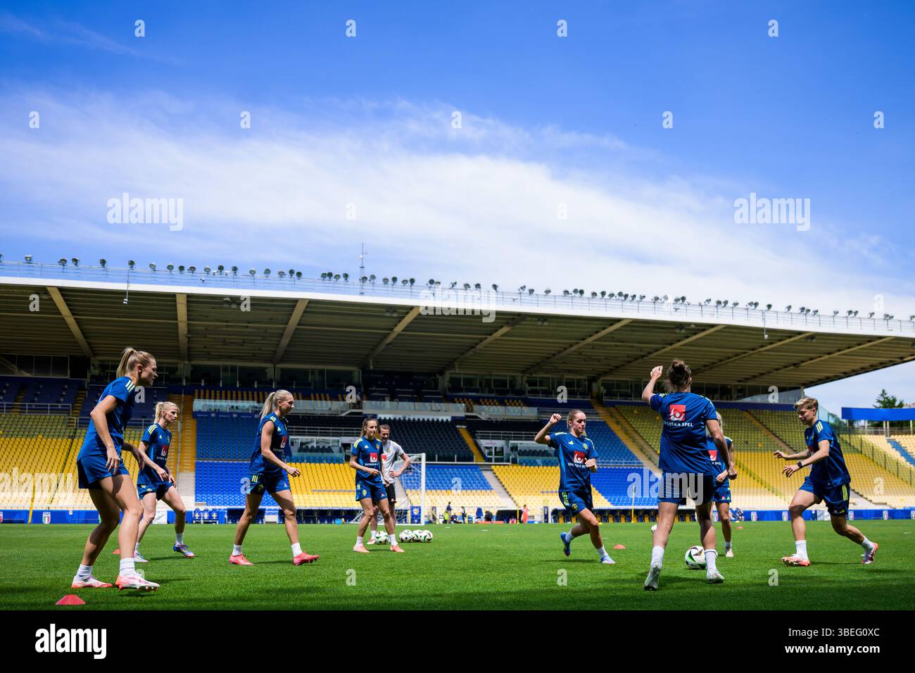 Parma, Italy. 29th May, 2025. 250529 Players of the Swedish women's national football team ...